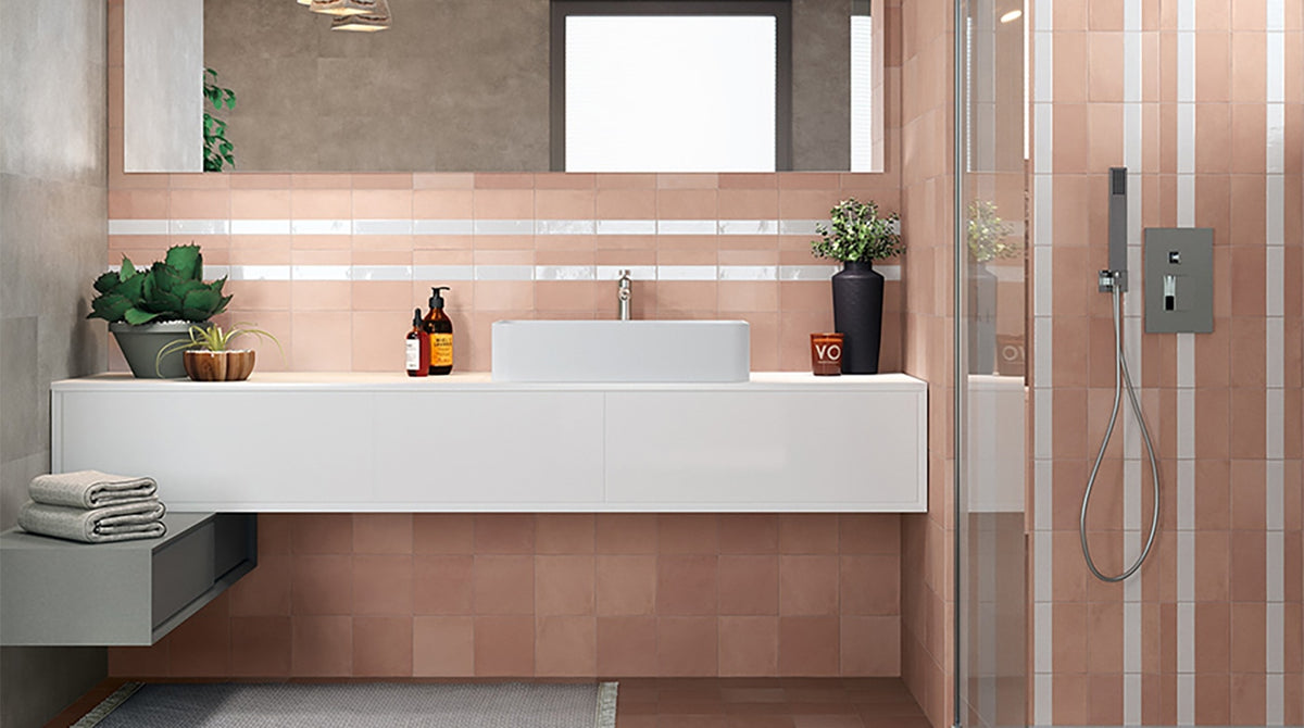 Stylish Solutions for Compact Spaces: 13 Small Bathroom Tile Trends ...